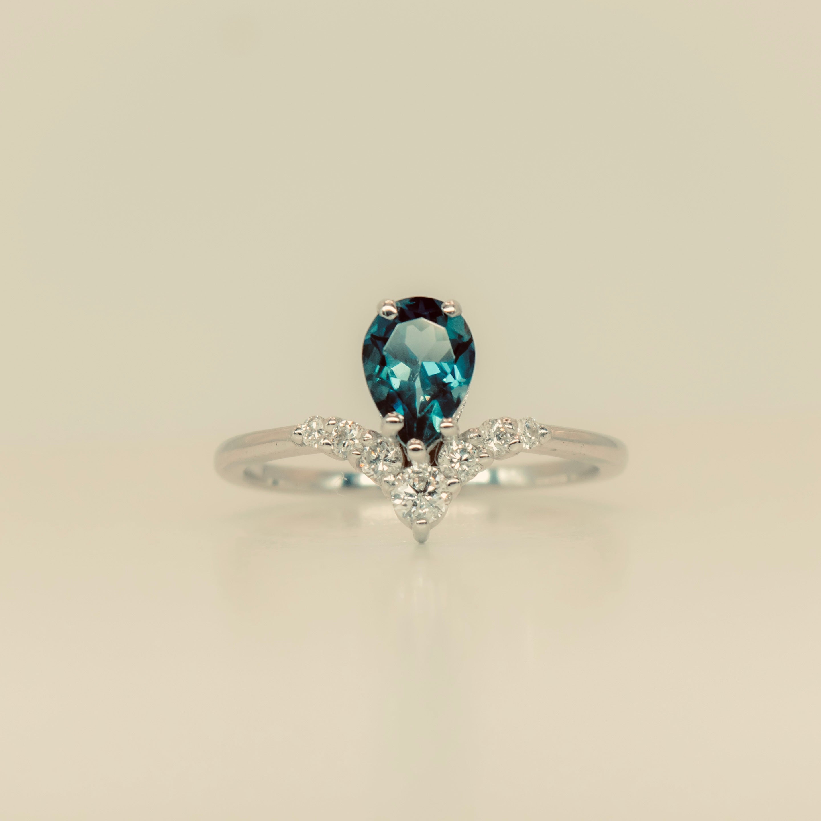 NUESTROS ANILLOS – Cyn Elizondo Stone Atelier